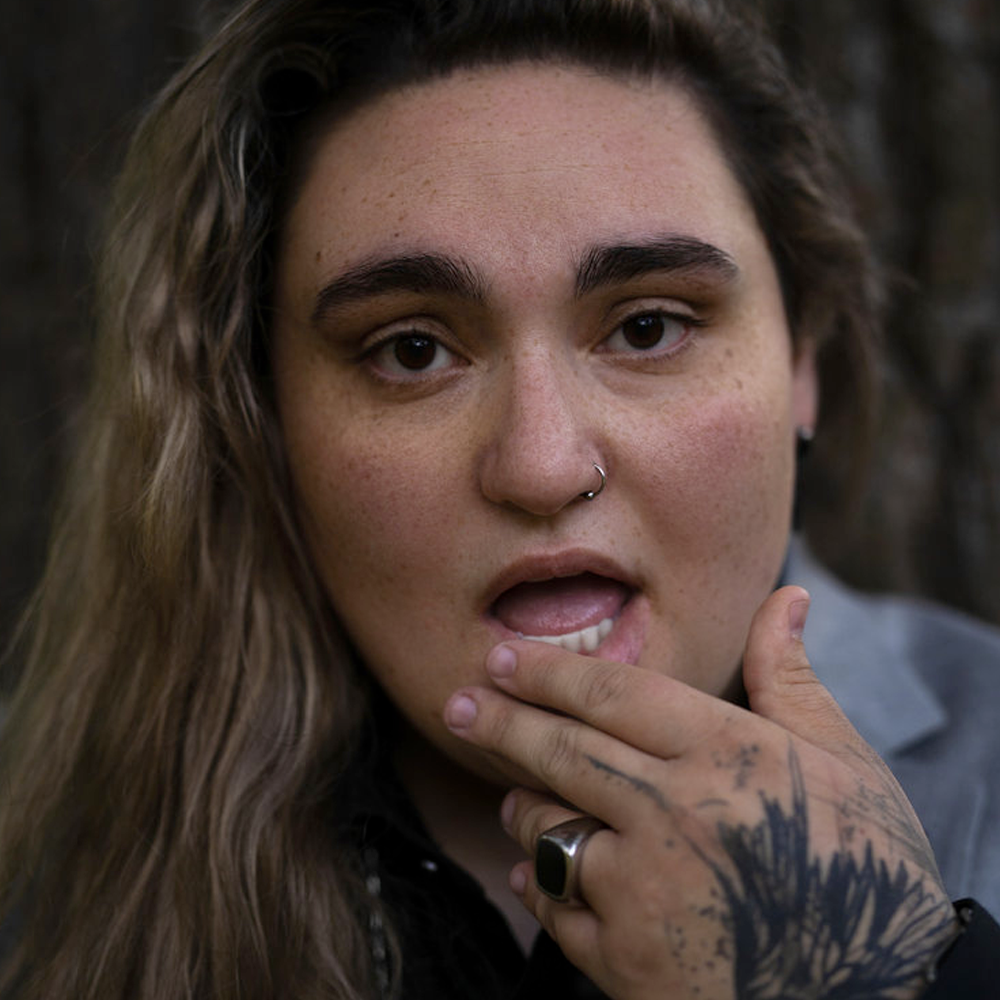 III Columns With Button – Dynamo Entertainment