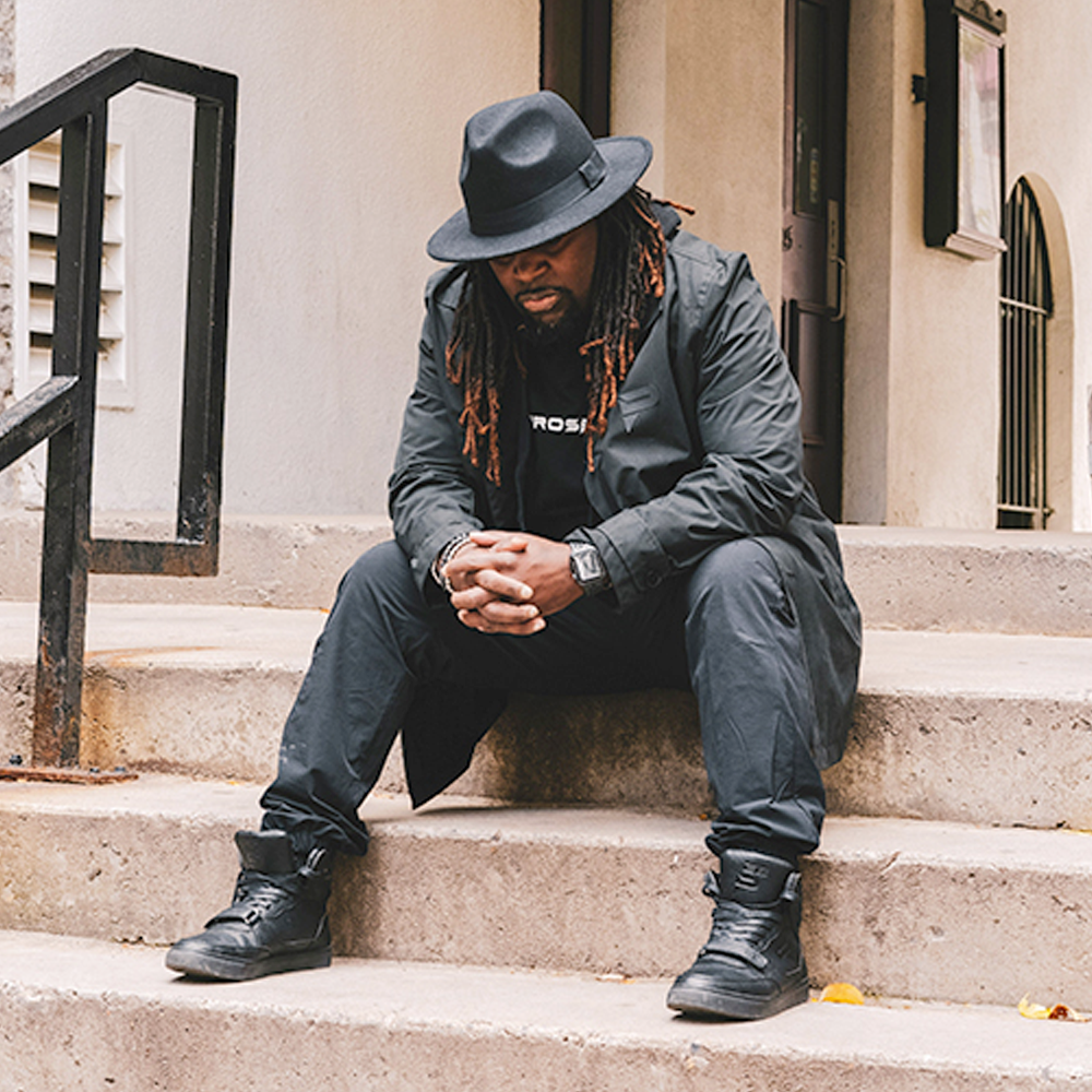 III Columns With Button – Dynamo Entertainment